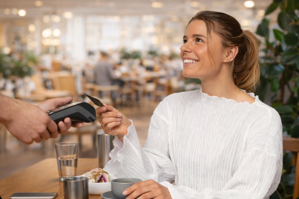 Handheld POS System for Restaurant Ordering & Payments